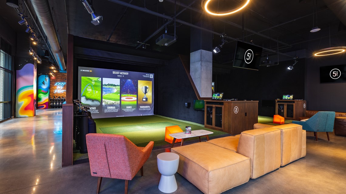 New indoor golf experience opens in downtown Indy | wthr.com