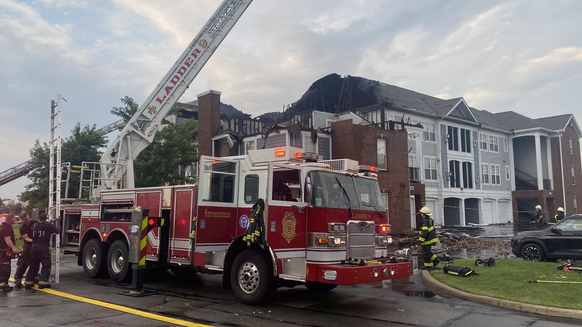 Northeast Indianapolis apartment building catches fire | wthr.com