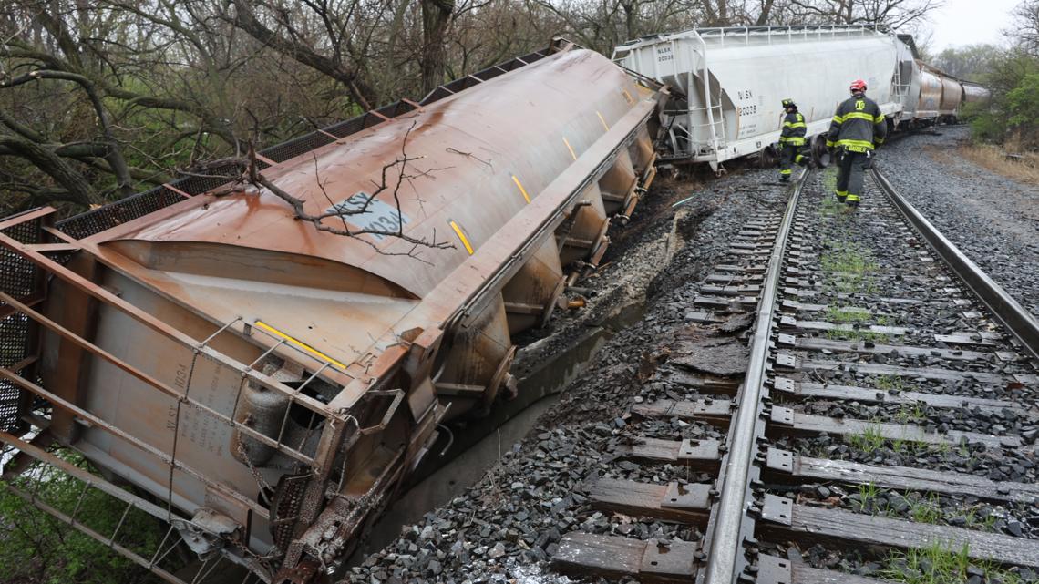 Southeastern Ave. reopens after Indianapolis train derailment | wthr.com