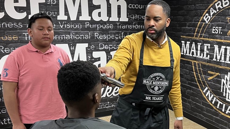 High School teacher helps students through barbershop initiative | wthr.com