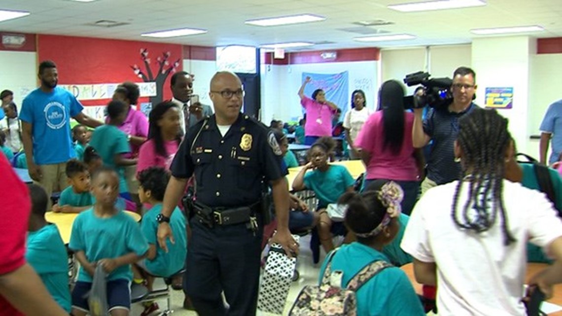 Kids honor IMPD's Sgt. Kendale Adams at 100 Black Men of Indianapolis ...