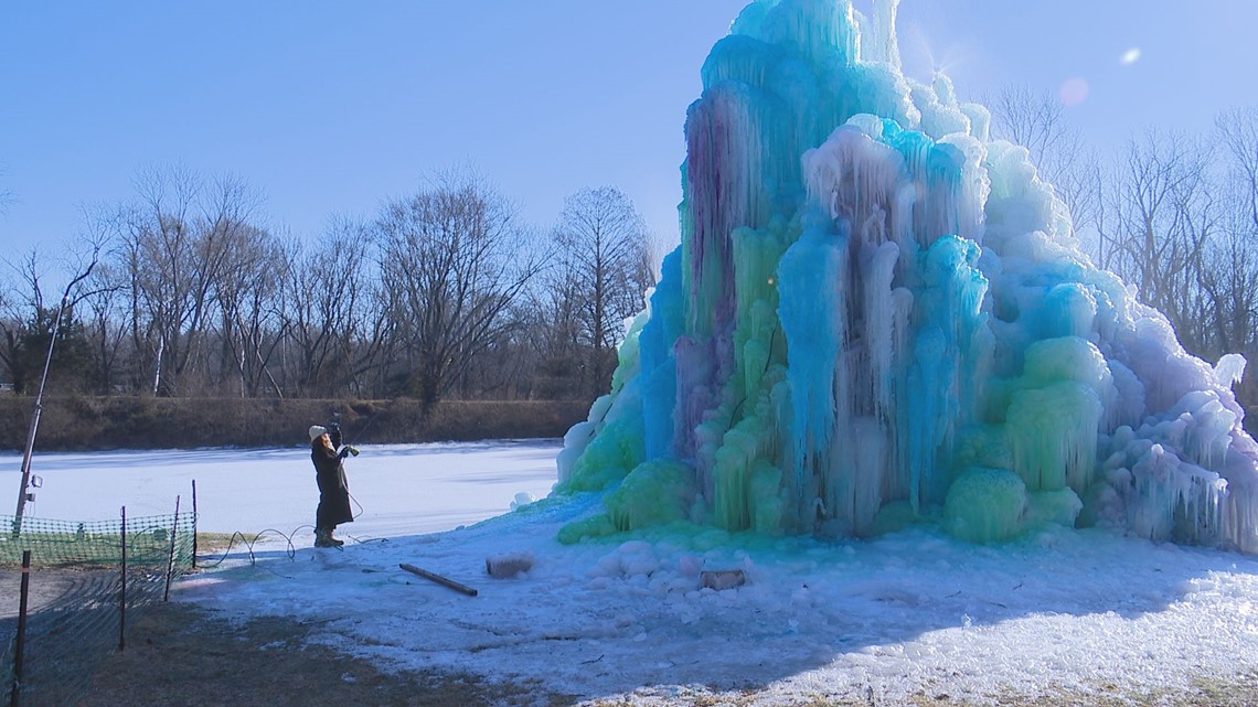 Veal's ice tree open to visitors again | wthr.com