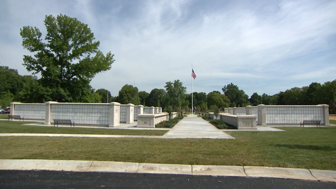 Veterans section dedicated at Crown Hill Cemetery | wthr.com