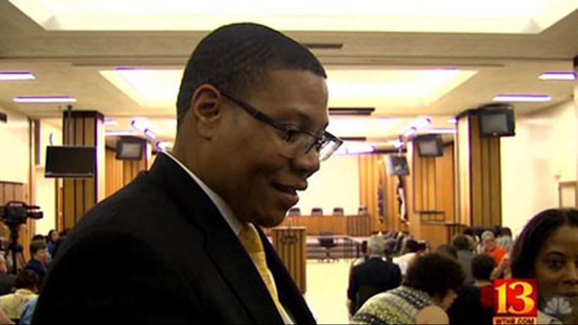 IPS board approves new superintendent Ferebee's contract | wthr.com