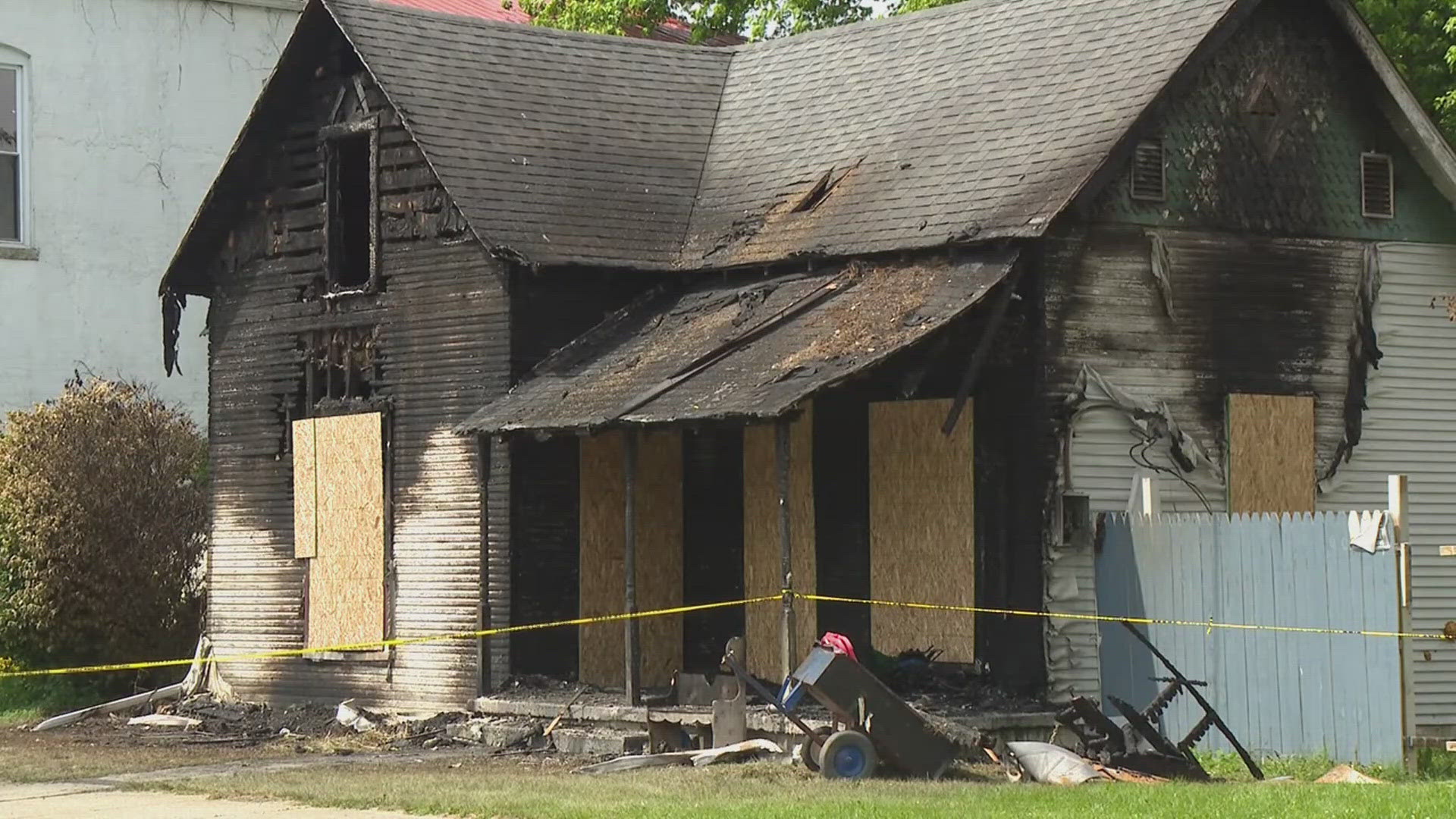 Mom walked away from house as son died in fire, Rush County ...