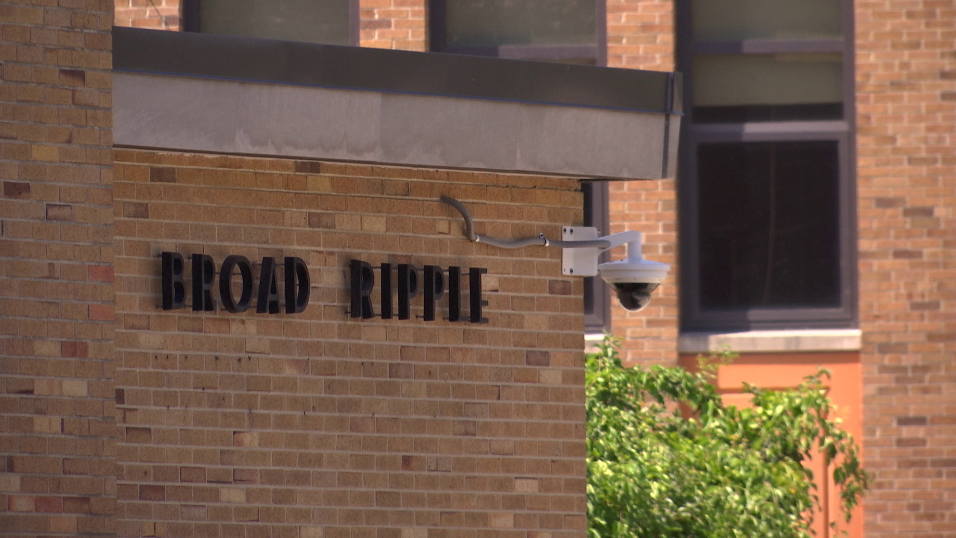 Broad Ripple Middle School parents voice concerns about issues | wthr.com