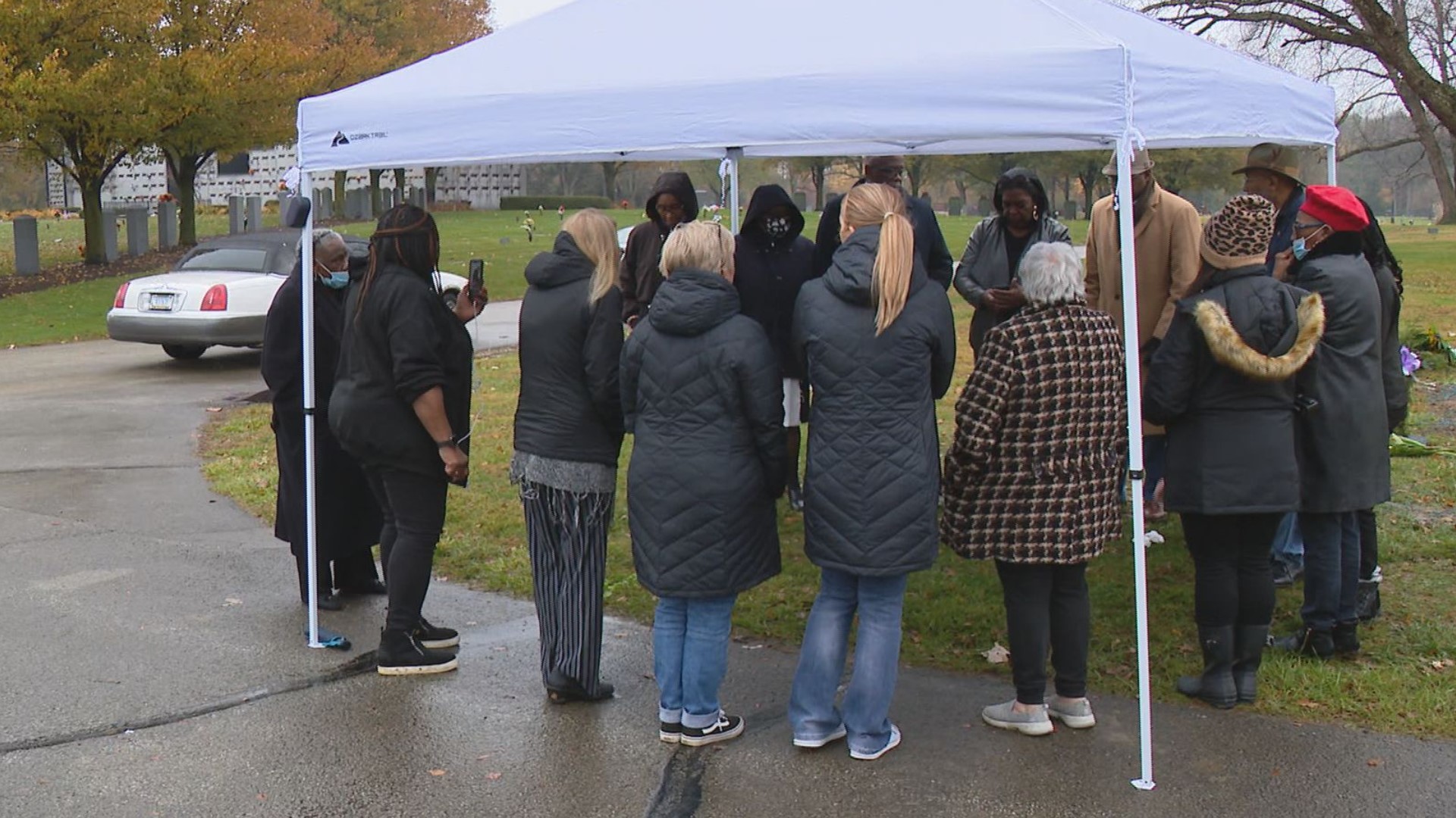 Family mourns on anniversary of Flora house fire, killed 4 girls | wthr.com