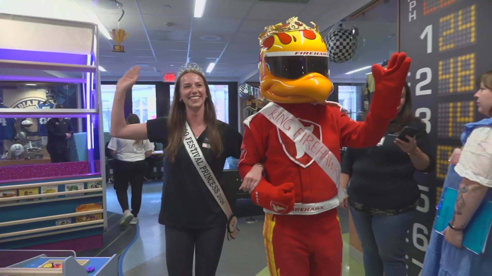 IndyCar drivers celebrate Indy 500 festivities with Riley Kids | wthr.com