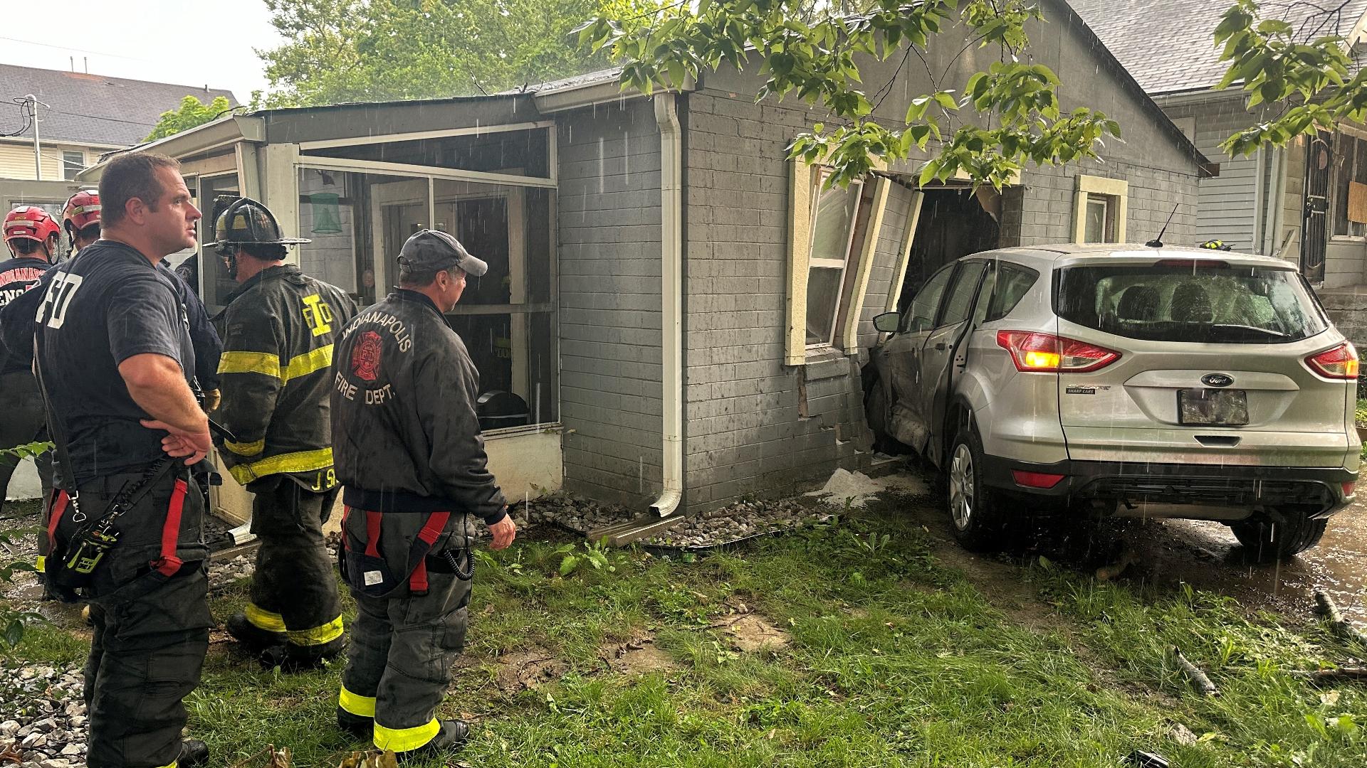 2 displaced after car crashes into near northwest Indy home | wthr.com