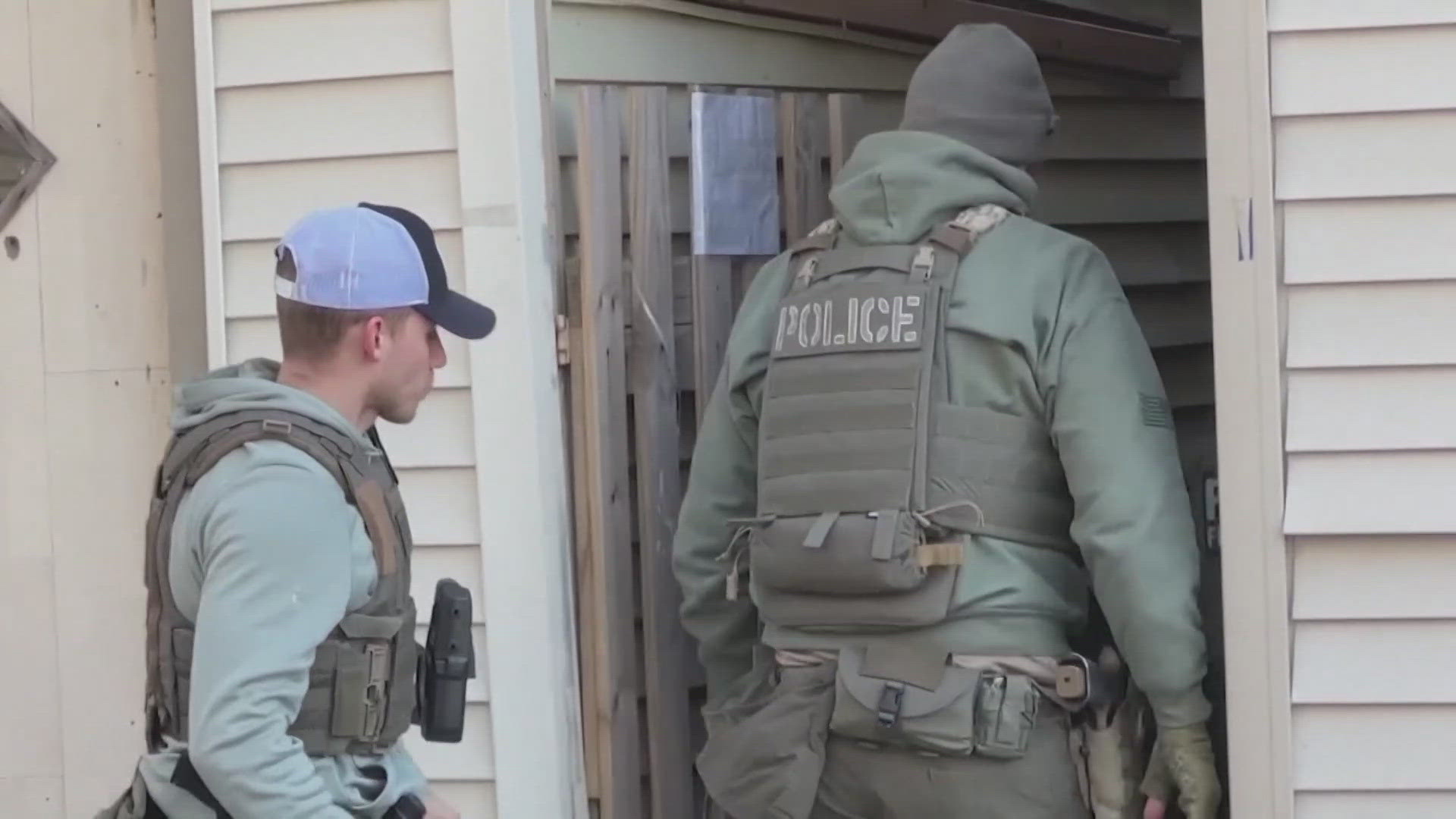 Braun signs executive order to cooperate with immigration enforcement ...