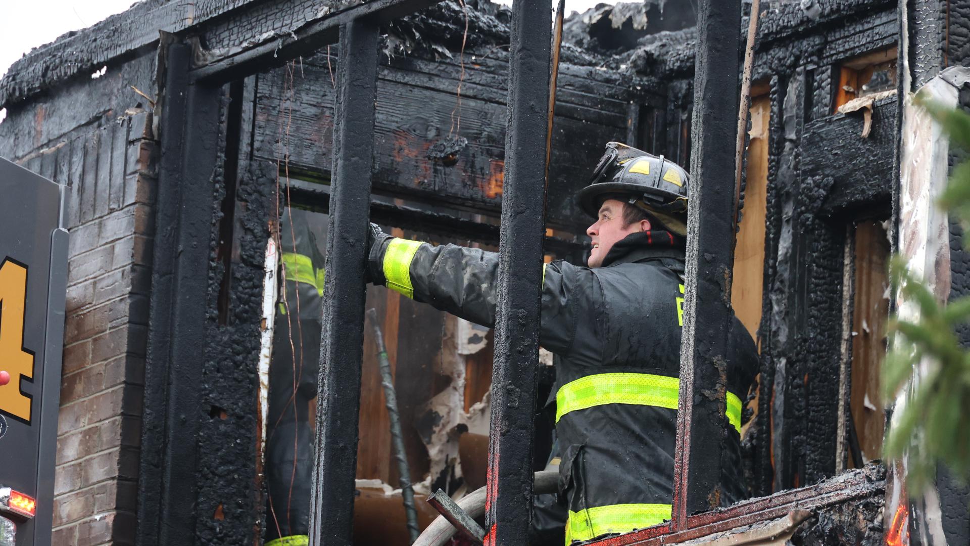 11 people displaced, firefighter injured in Thanksgiving Day apartment ...