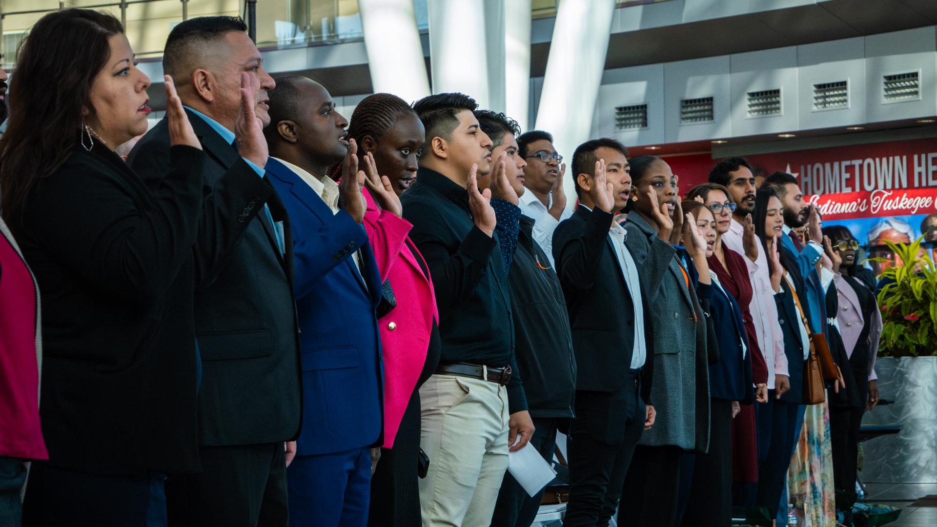 95 people become US citizens in naturalization ceremony at Indianapolis ...