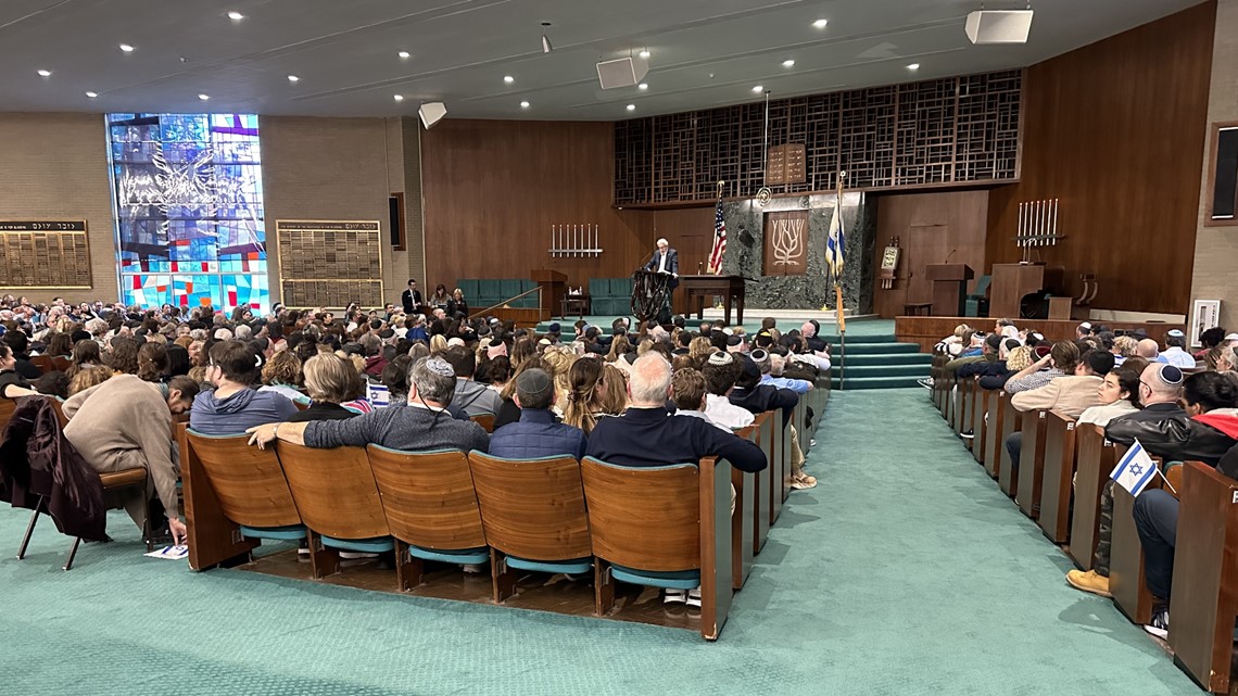 Community prays for the those affected by the war in Israel | wthr.com