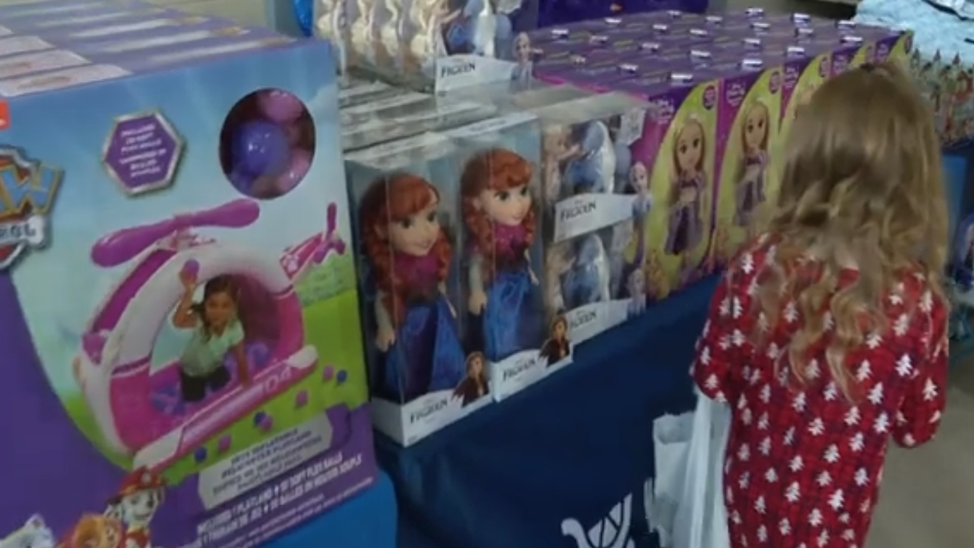 IPS students get new footwear, toy on annual Shoe Day | wthr.com