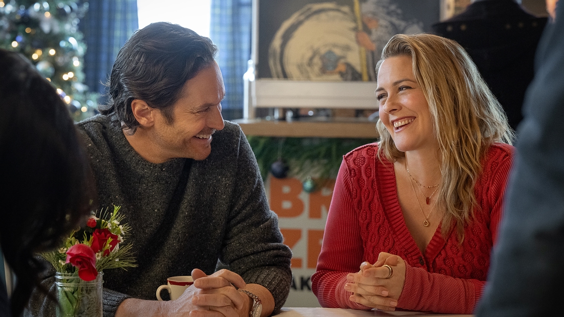 'A Merry Little Ex-Mas' cast previews Netflix Christmas romantic comedy ...