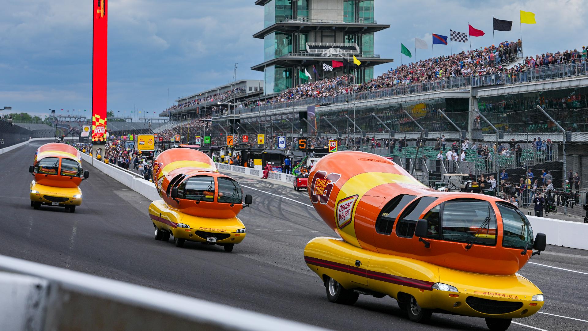 Wiener 500: Oscar Mayer Wienermobiles race at IMS | wthr.com