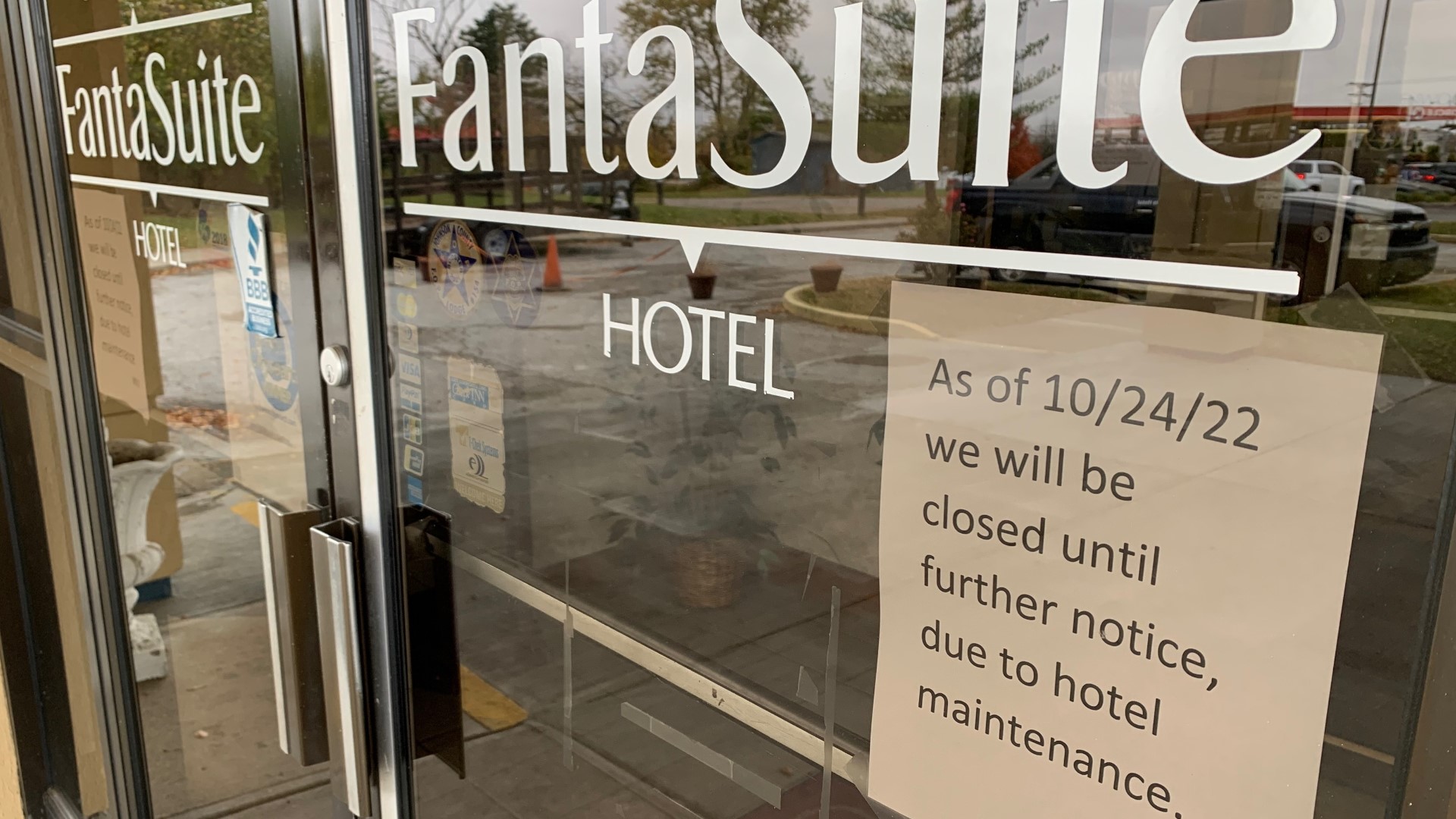 Judge stops destruction of Red Carpet Inn & Fanta Suites | wthr.com