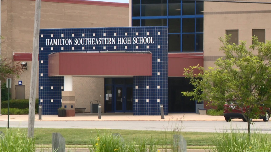 Board considers dress code changes at HSE schools | wthr.com