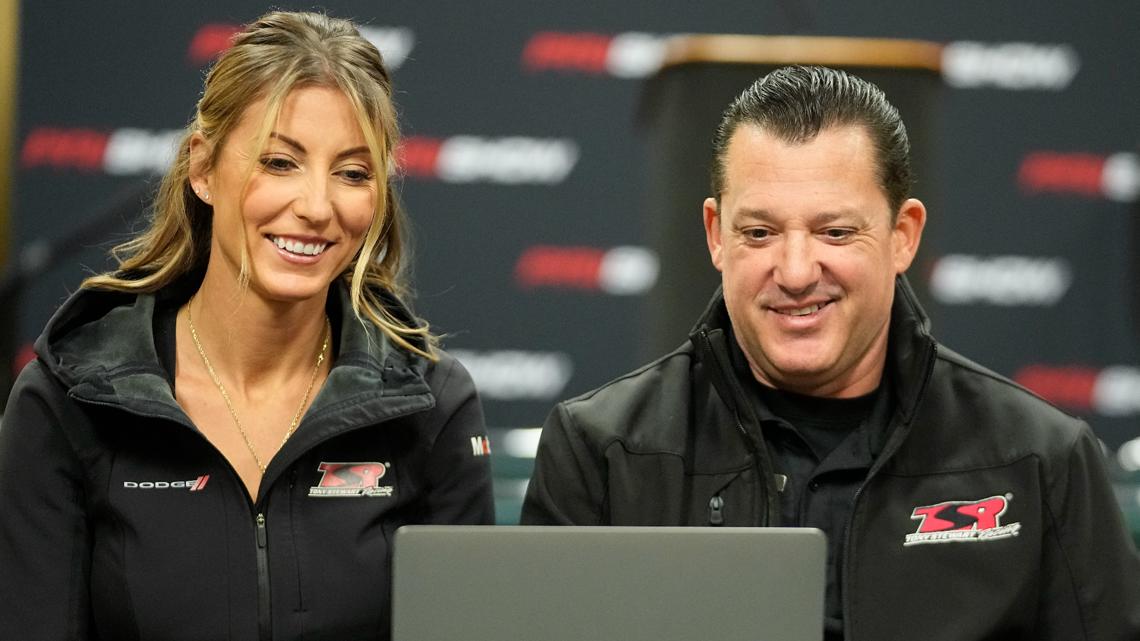 NASCAR Hall of Famer Tony Stewart to race against his wife, Leah Pruett ...