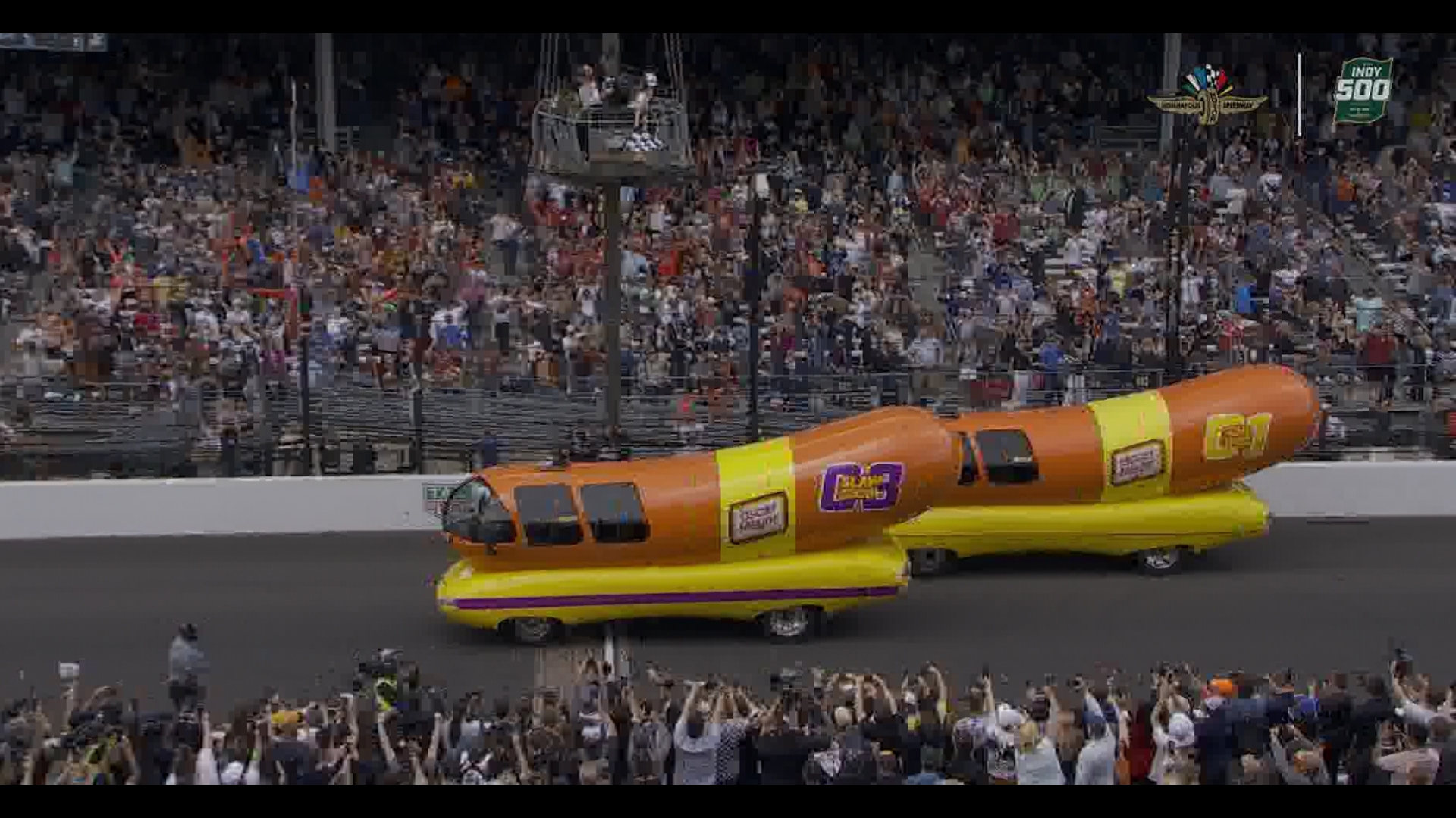 Wiener 500: Oscar Mayer Wienermobiles race at IMS | wthr.com