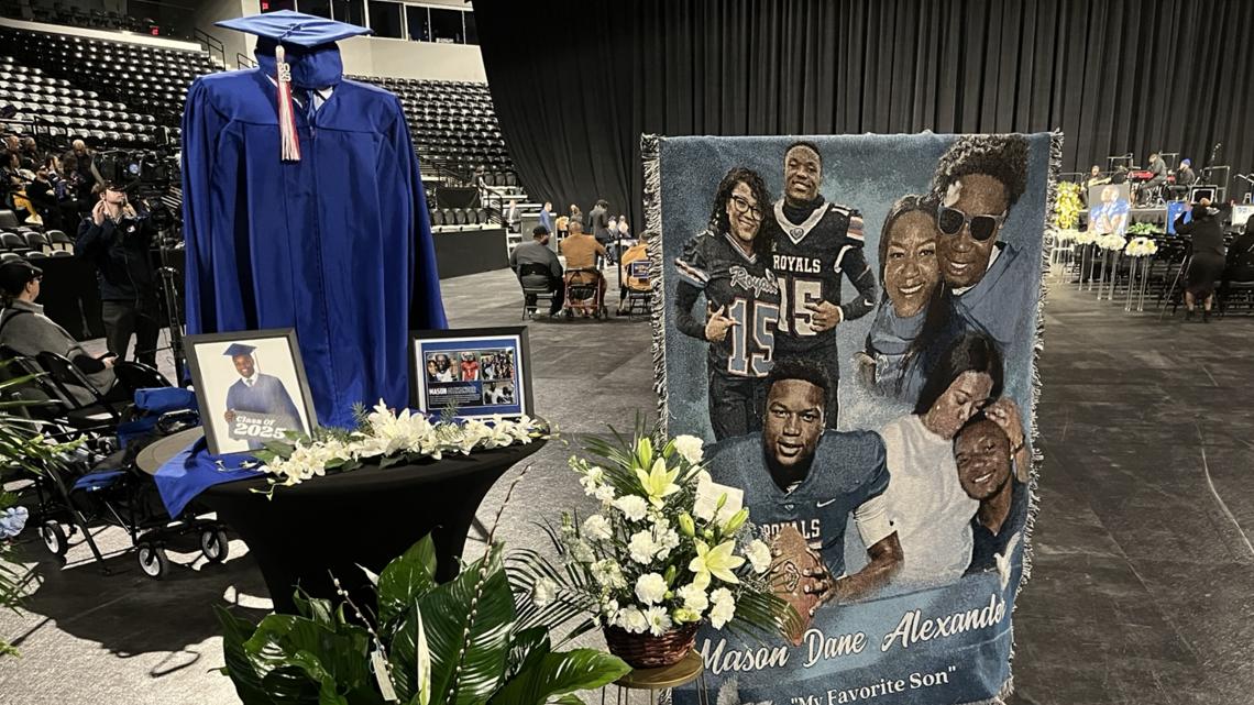 Family, friends, teammates remember HSE football star Mason Alexander ...