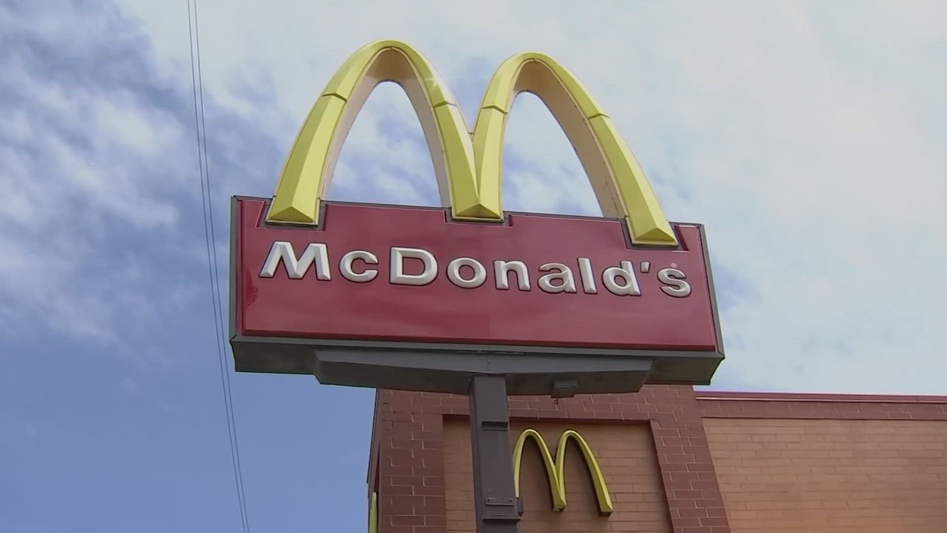 McDonald's forcing customers to round cash change to nearest $.05 ...