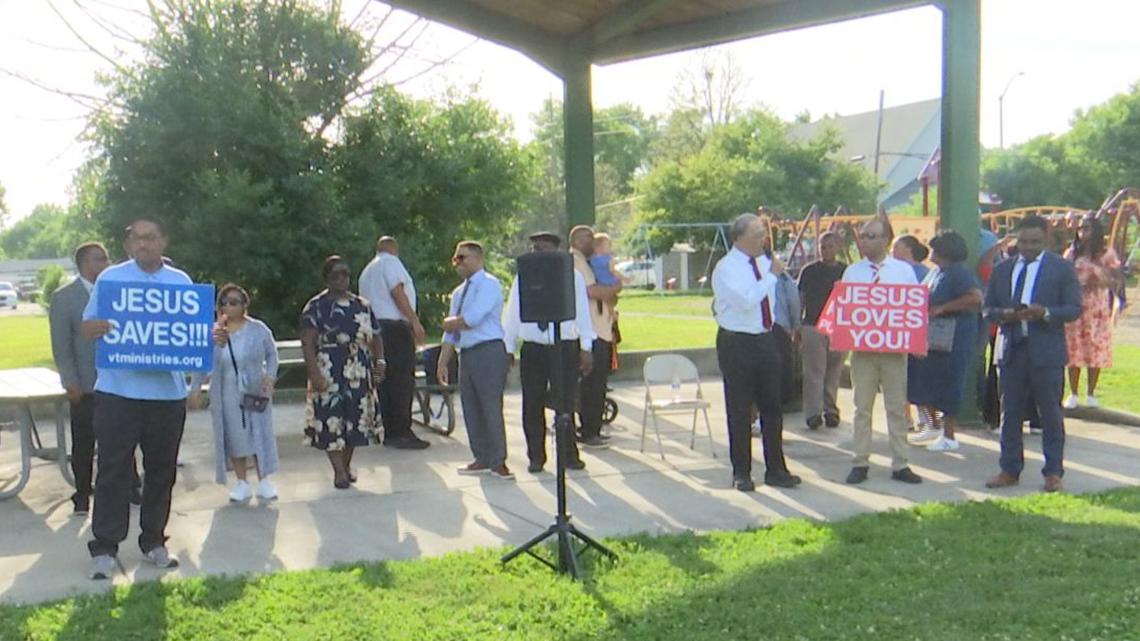 Local church members help bring hope to Indy park after shooting | wthr.com