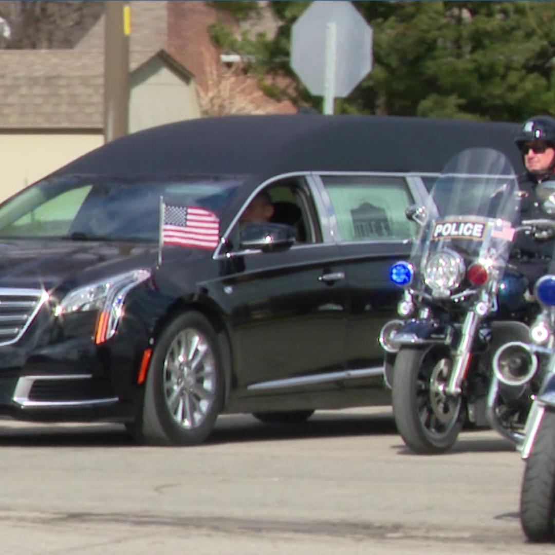 Officers escort fallen Beech Grove PD Ofc. Brian Elliott to funeral ...