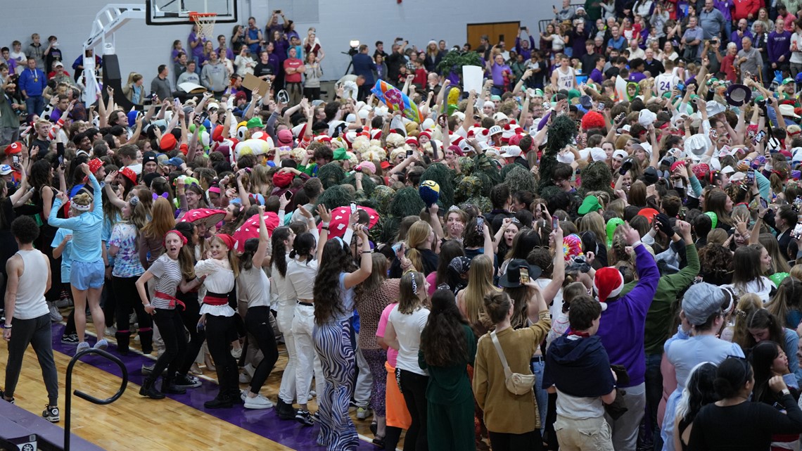 VIDEO: Taylor University's 2023 "Silent Night" game celebration | wthr.com
