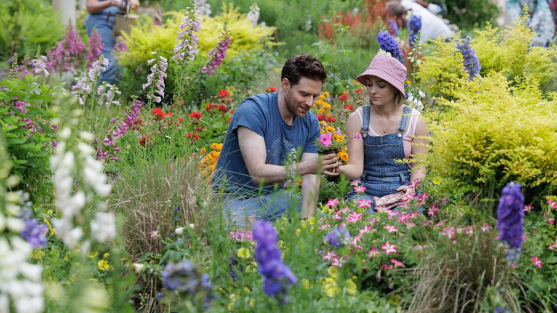 AnnaSophia Robb, Ben Rappaport preview 'Grosse Pointe Garden Society ...