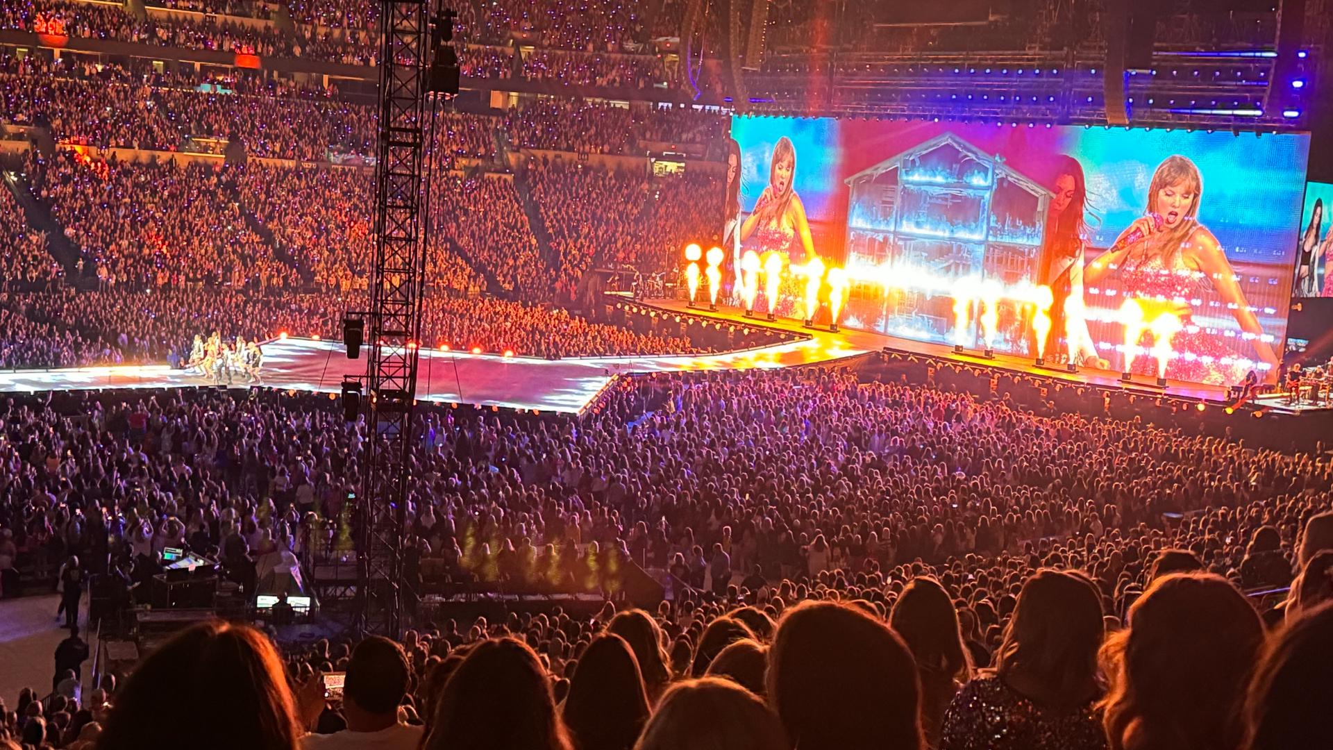 Thousands of Swifties in Indy for last US stop on The Eras Tour | wthr.com