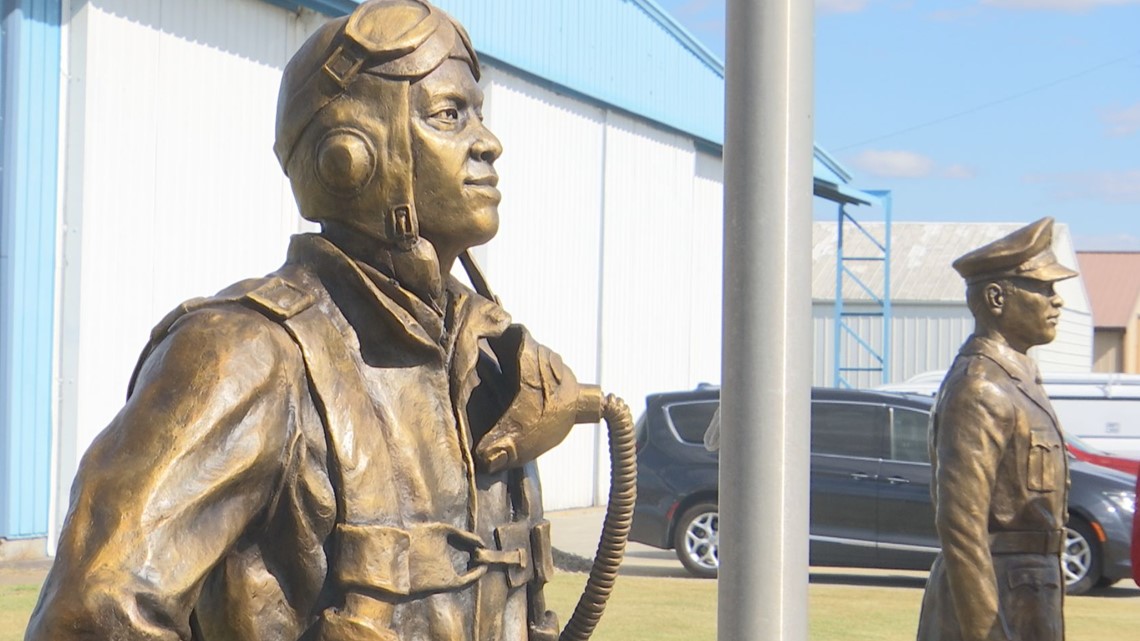 Tuskegee Airmen statues dedicated at Seymour Airport museum | wthr.com