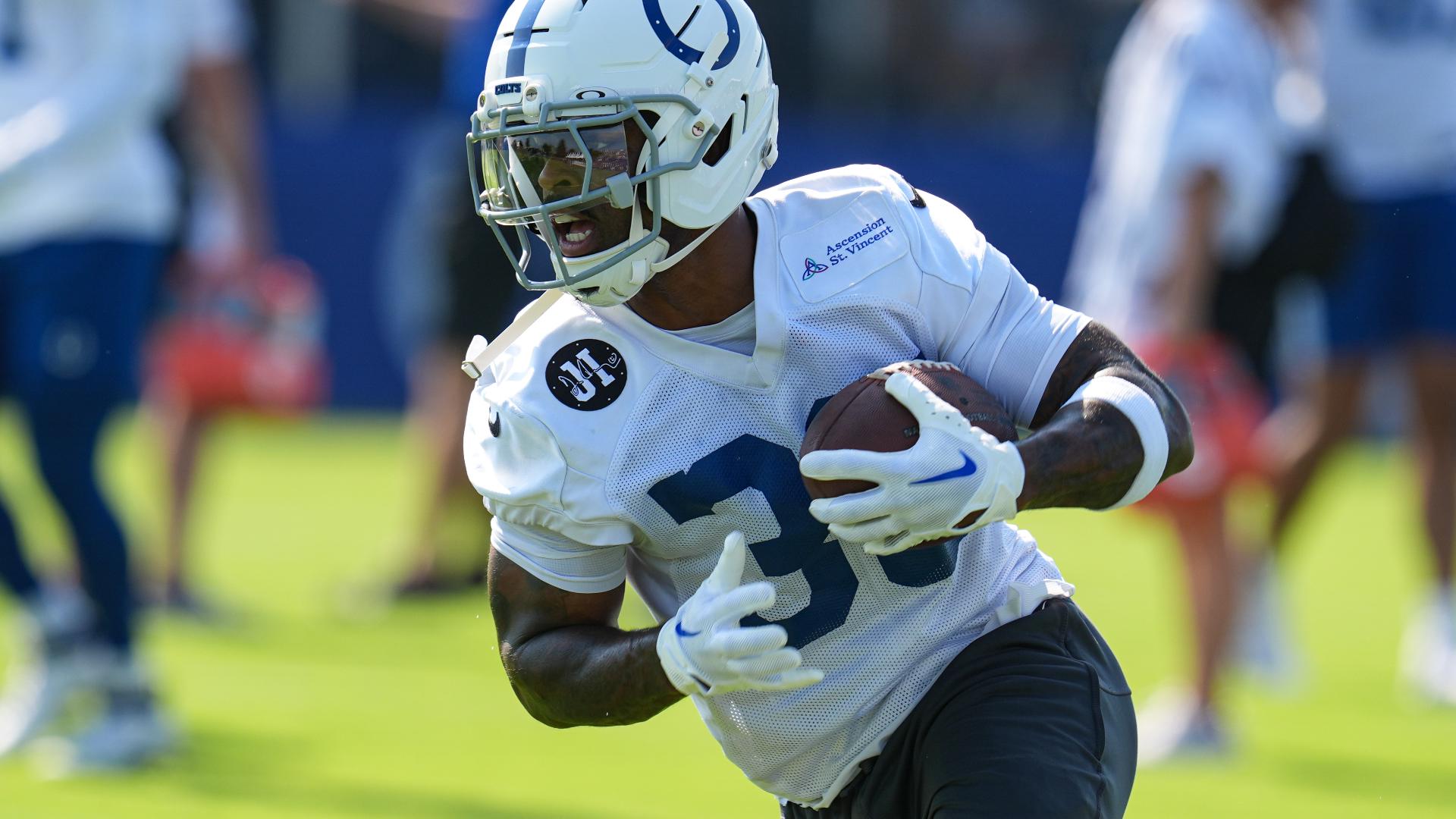 QBs solid, DLine active, Salvon Ahmed carted off field | Colts Camp Day 9 | 13Sports | wthr.com