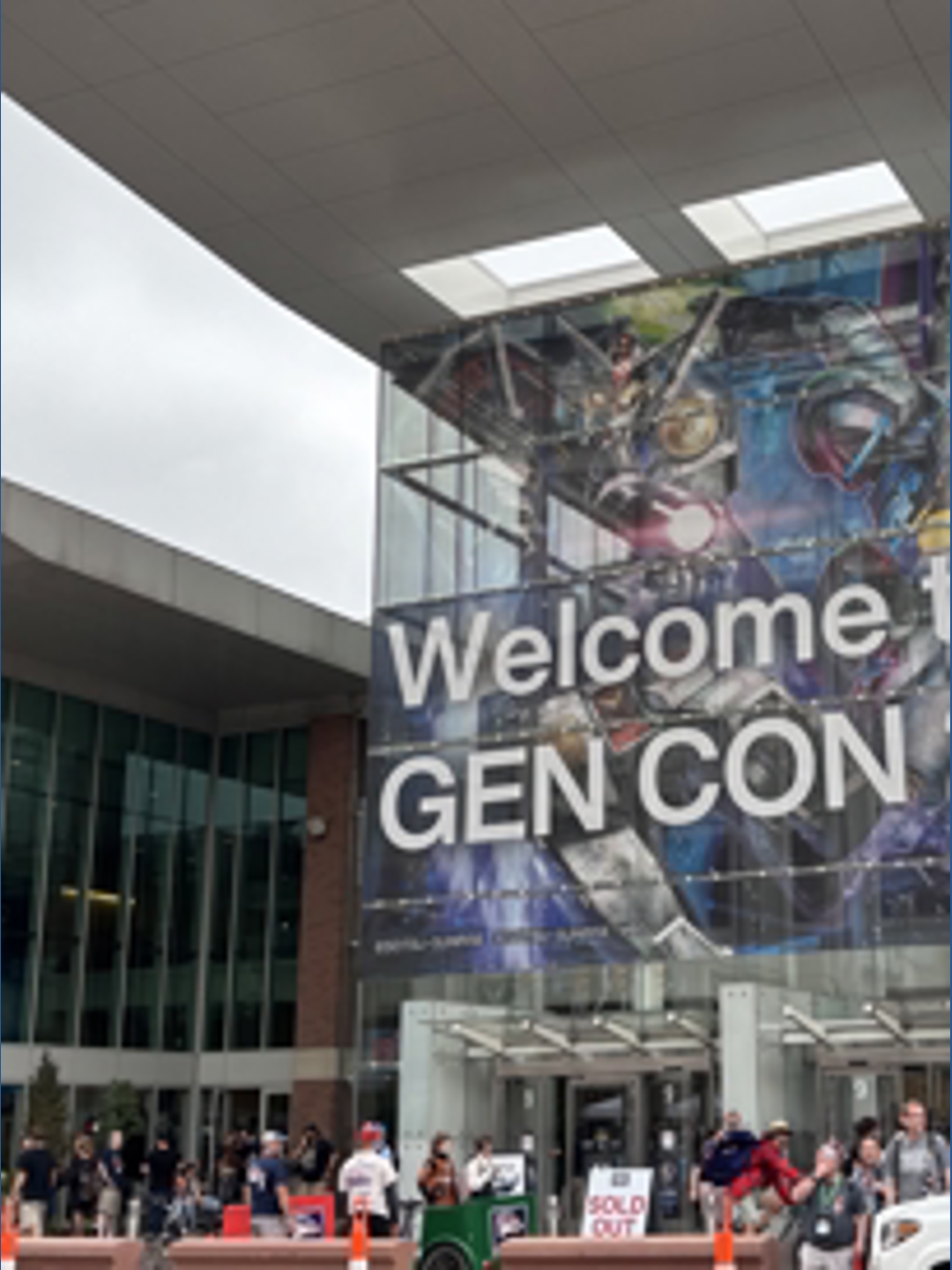 Gen Con opens in Indianapolis with creative costumes, art and more ...