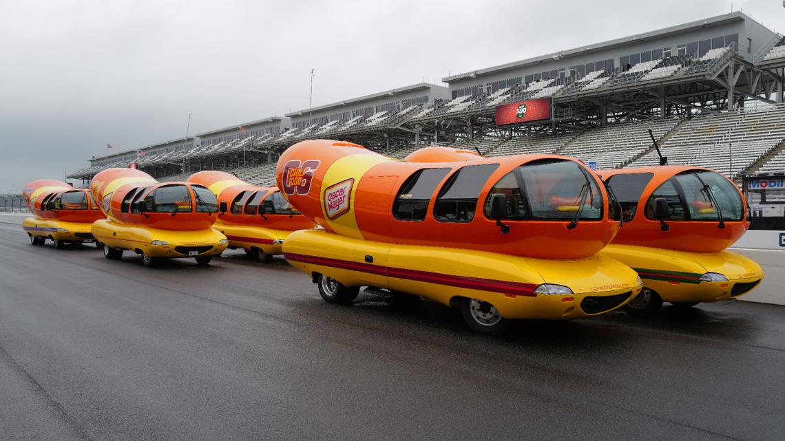 Wiener 500: Oscar Mayer Wienermobiles race at IMS | wthr.com