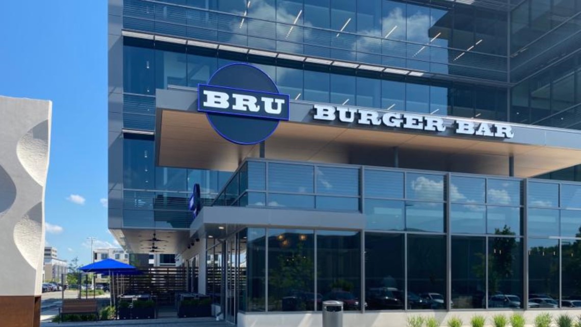 BRU Burger Bar opens at Keystone Crossing | wthr.com