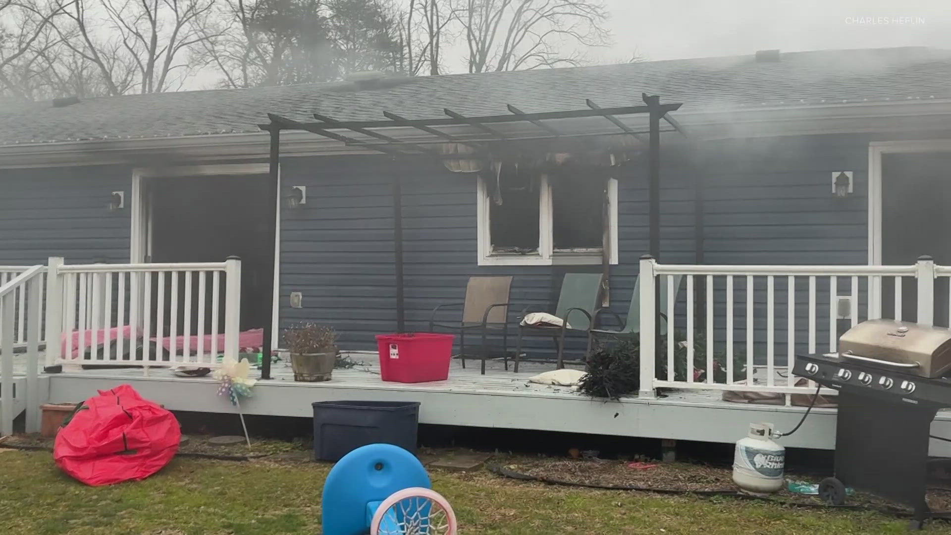 Protesters clash in Syria after deadly Alawite mosque bombing | wthr.com