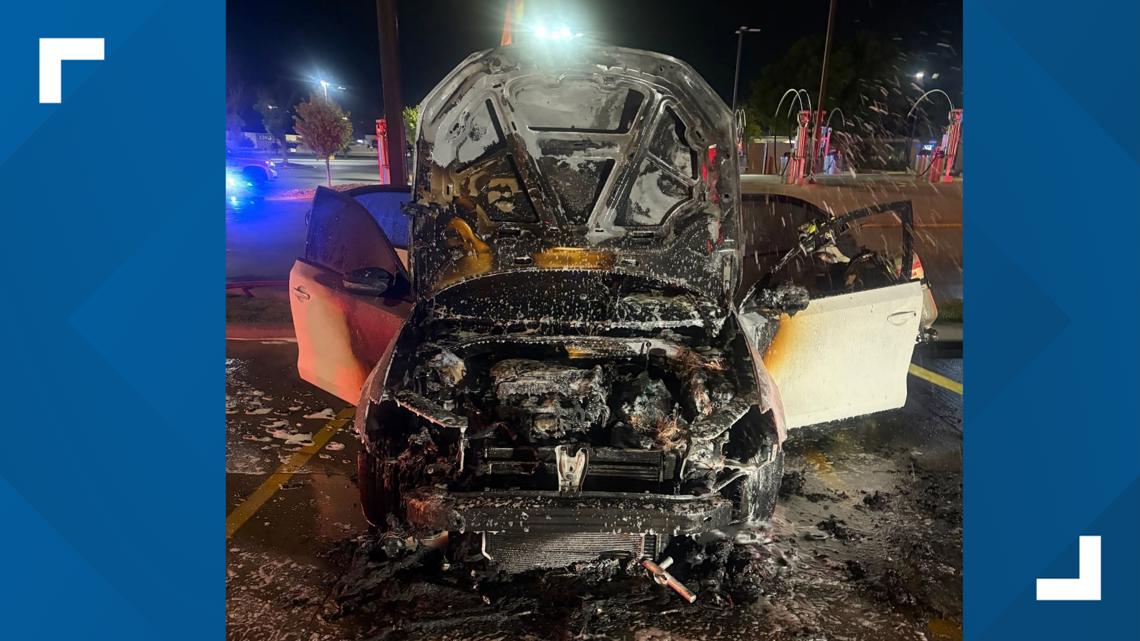Westfield crews battle early-morning car fire | wthr.com