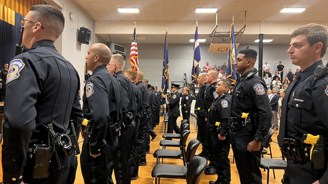 New IMPD officers complete classroom and scenario-based training | wthr.com