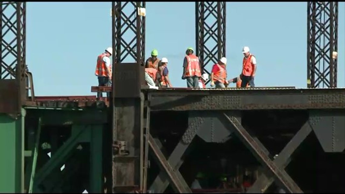 Aging, broken infrastructure frustrates Metro-North riders | fox61.com