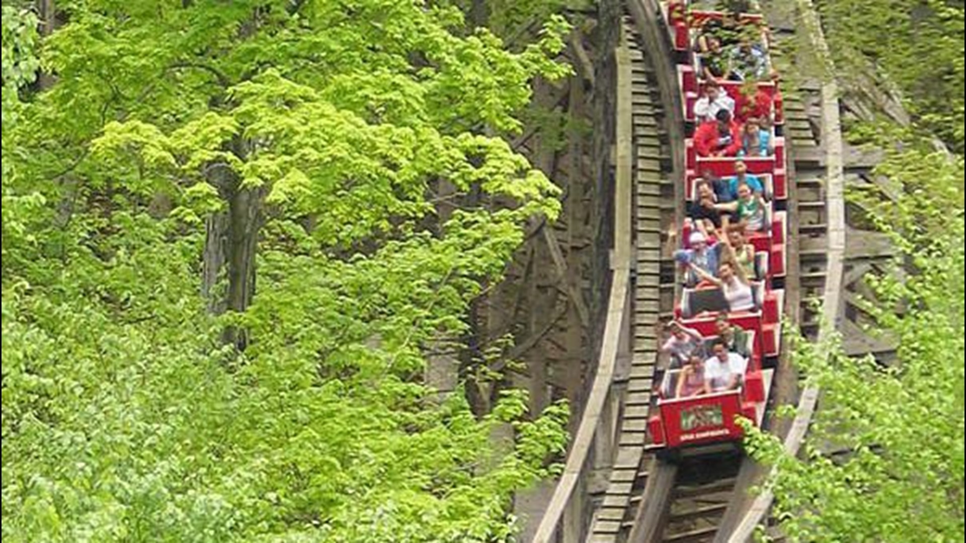Boulder Dash at Lake Compounce ranked top wooden roller coaster | fox61.com