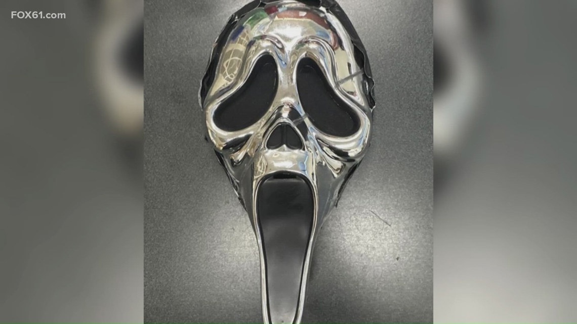 New London kids chased by man in 'Scream' mask | fox61.com