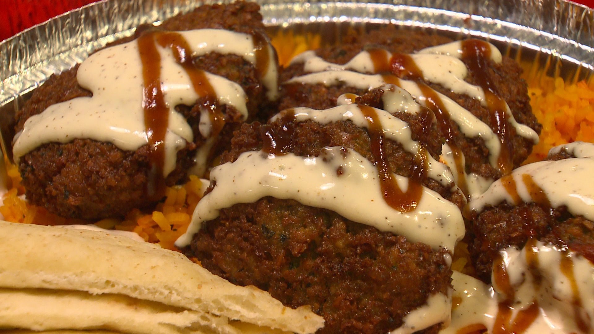 Foodie Friday – The Halal Guys | fox61.com