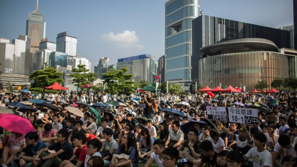 Police Clamp Down As Hong Kong Students Protest For Democracy | fox61.com