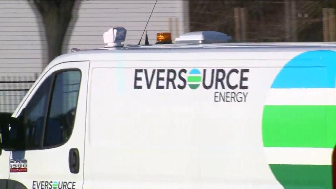 Eversource: Crews returning power to Waterbury | fox61.com
