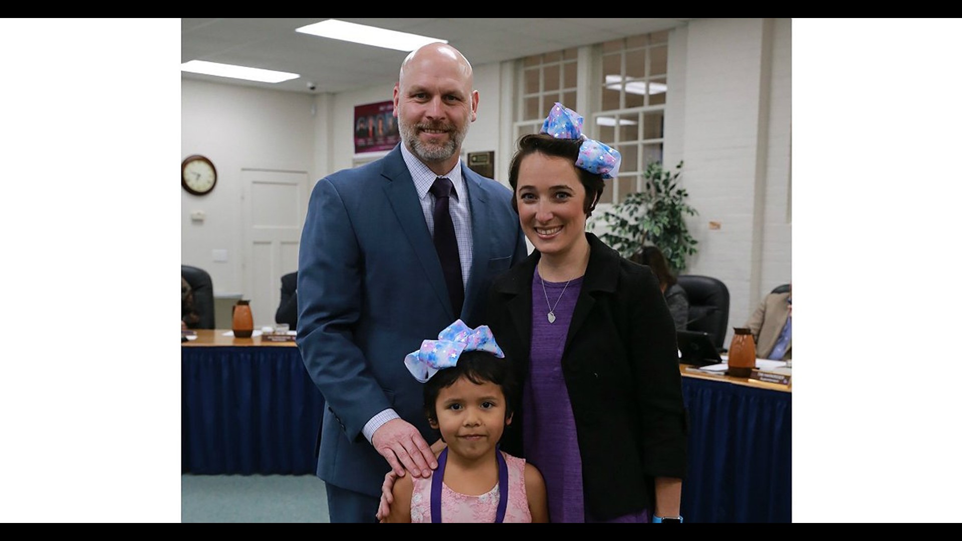 A 5-year-old was teased for looking like a boy. So her teacher chopped ...