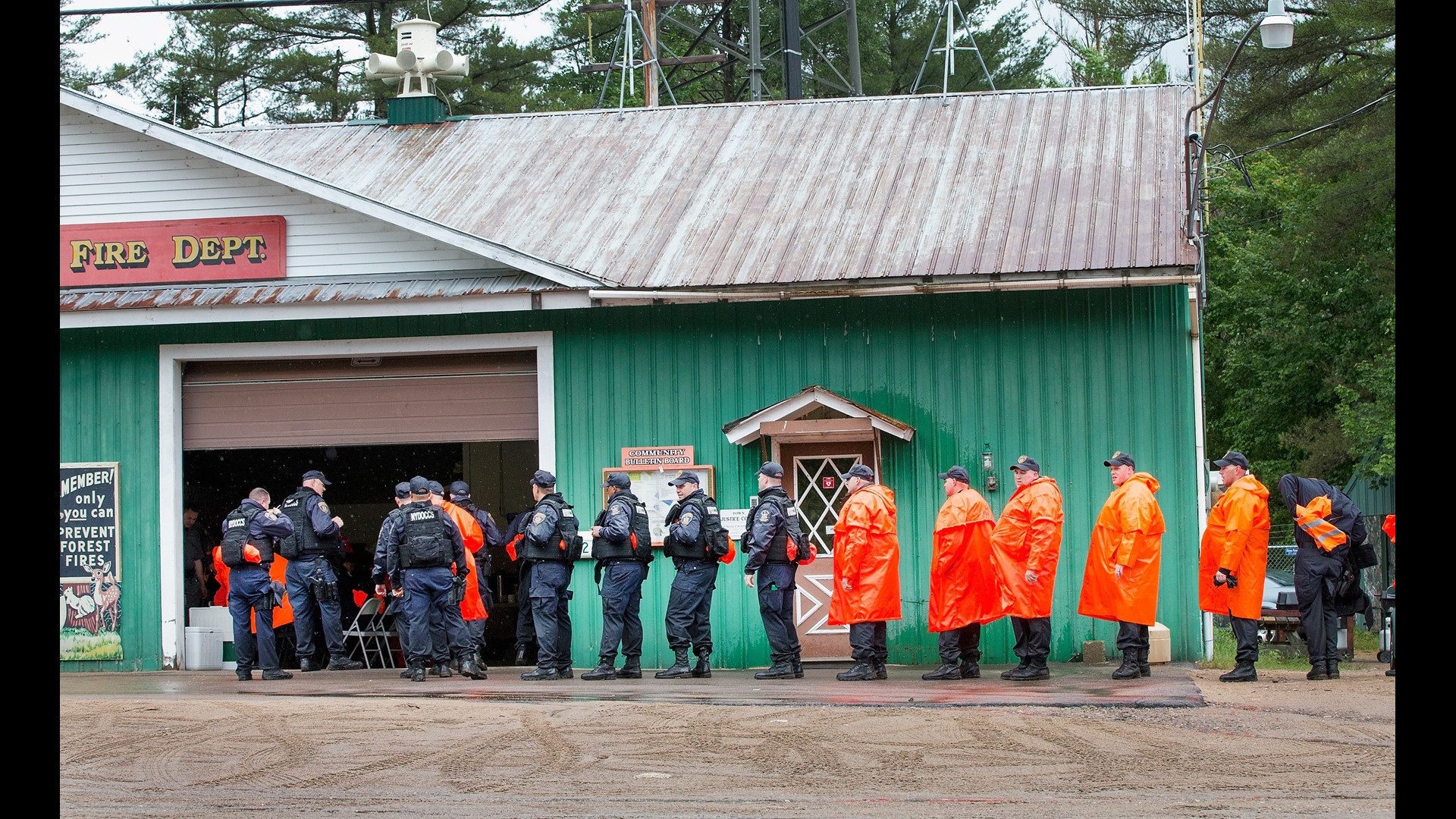 Escaped convict David Sweat shot, taken into custody | fox61.com