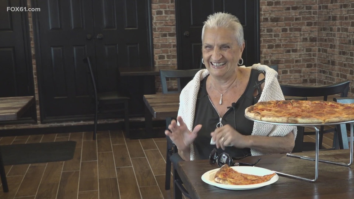 The Maple Giant Grinders restaurant has reopened in Hartford! | fox61.com