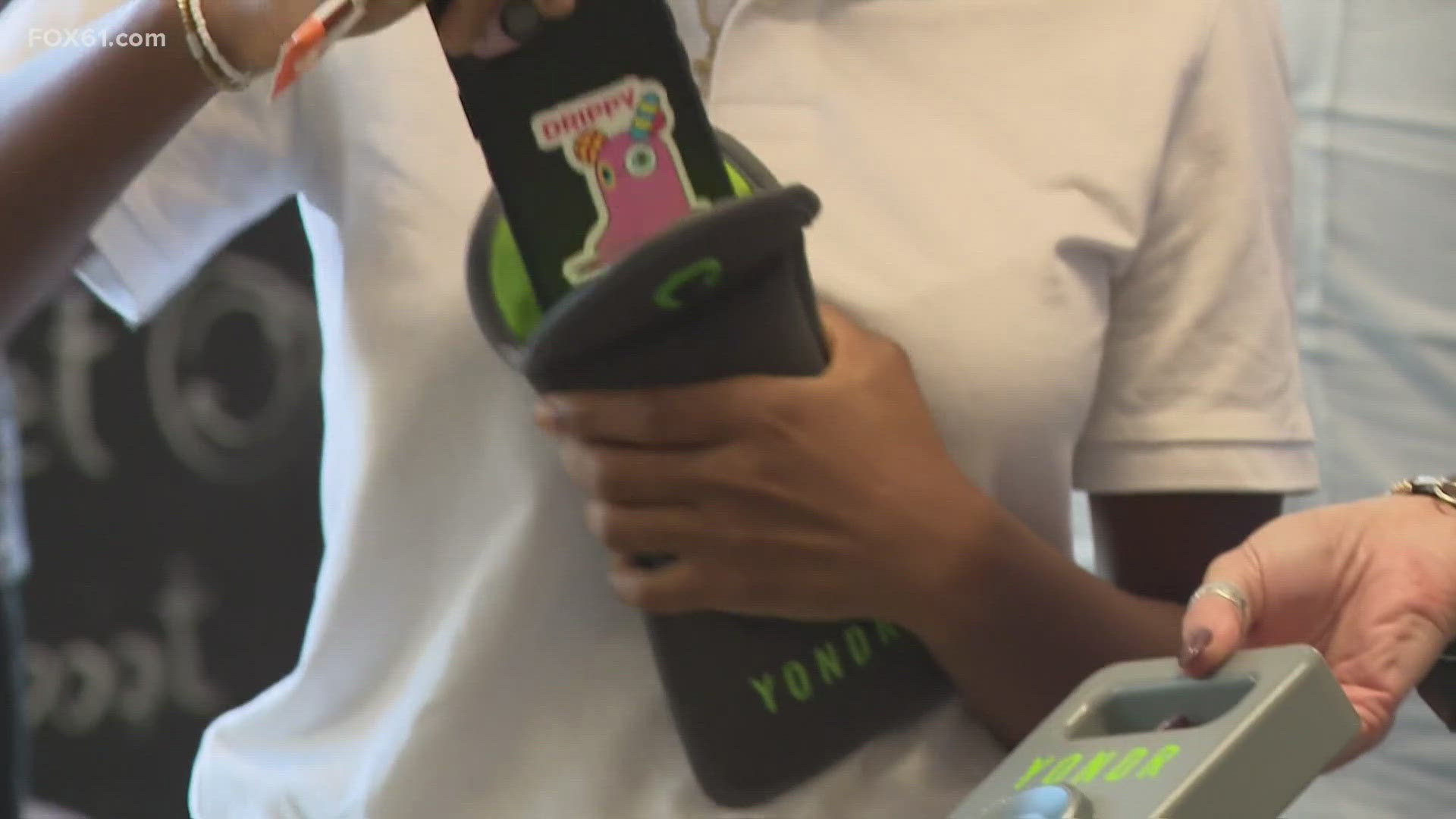 New Haven schools go cell phone-free in 2025 | fox61.com