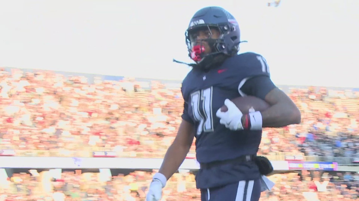 UConn football stuns Duke 37-34 in one of Rentschler Field’s greatest ...